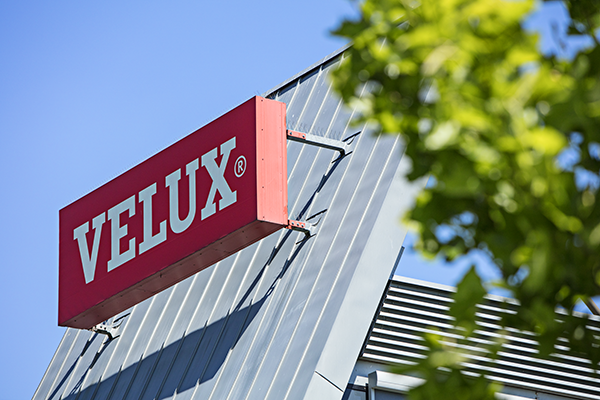 We use daylight and fresh air to create light and healthy spaces.