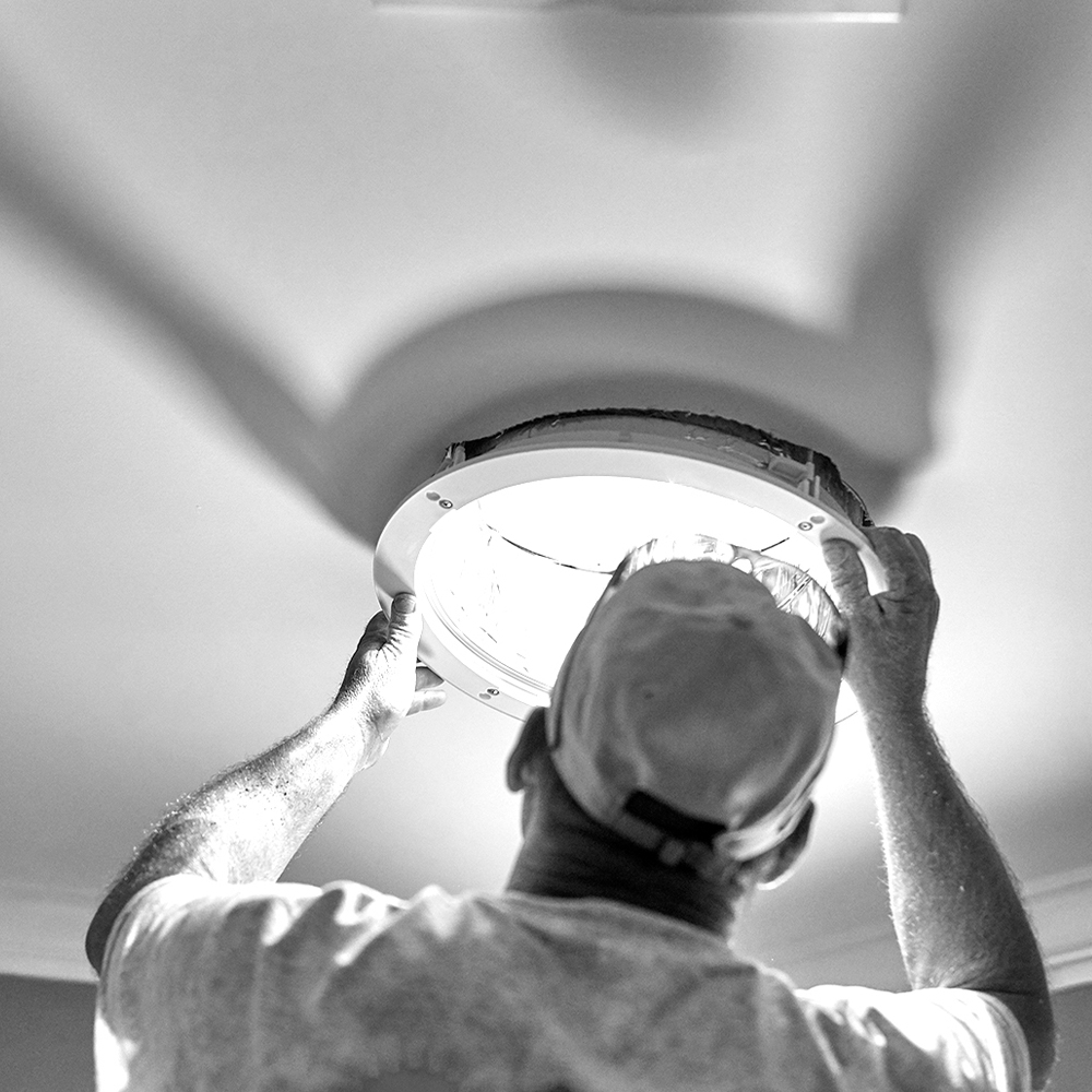 VELUX SUN TUNNEL® Skylights | VELUX Canada